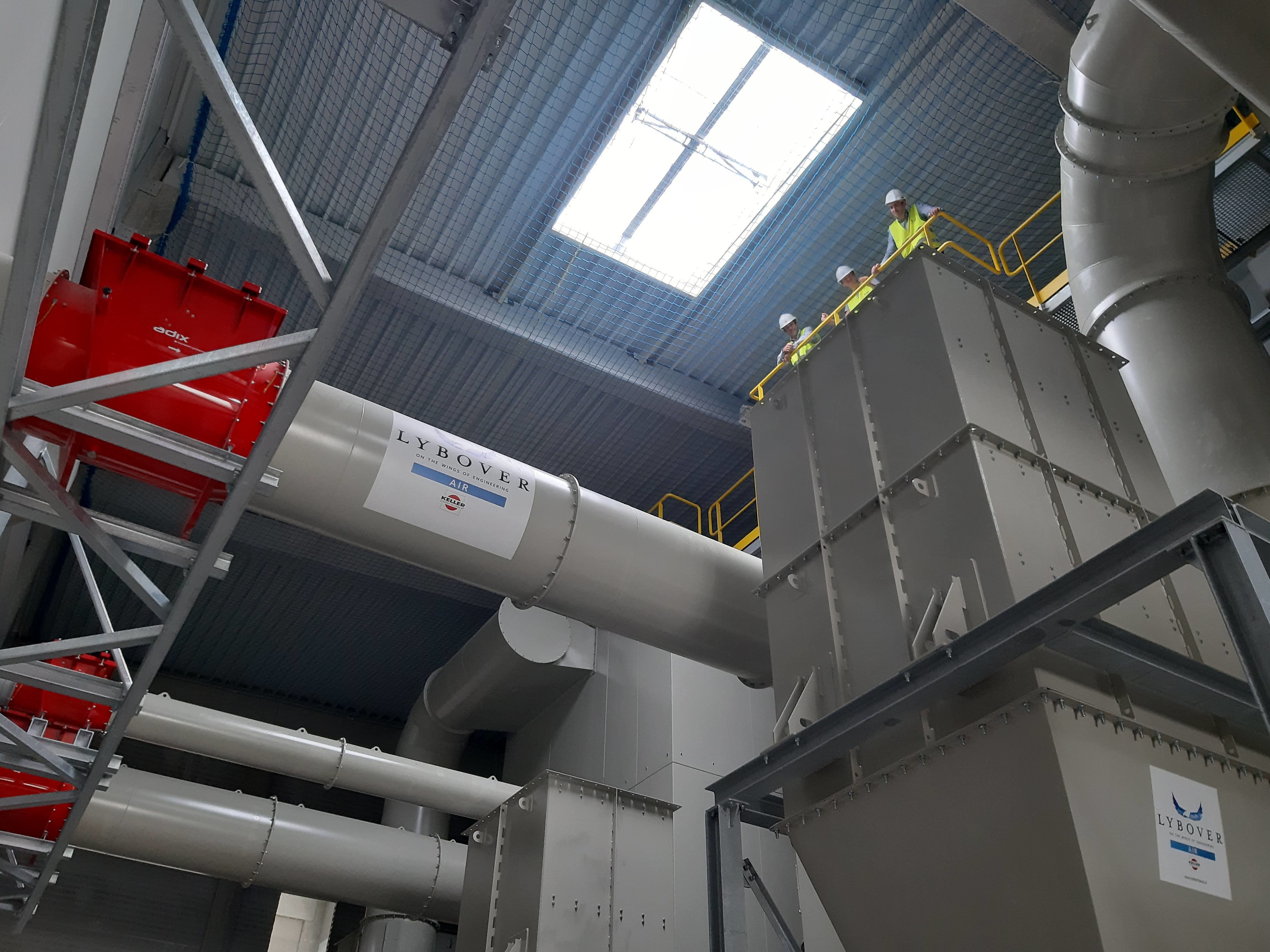 Dépoussiéreurs et installations de transport pneumatique pour un ...