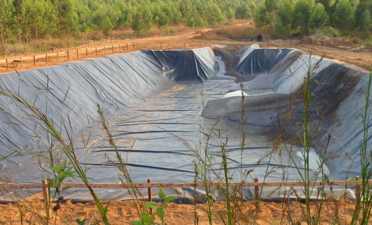 Mise en place d'étanchéité de bassins d’irrigation - Aquageo etanchéité ...