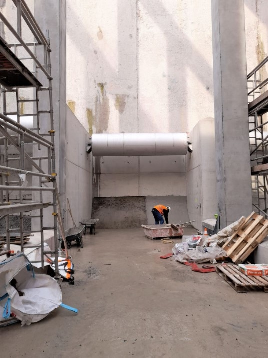 Livraison et pose de sept augets basculants d'une capacité de 1050 l/ml ...