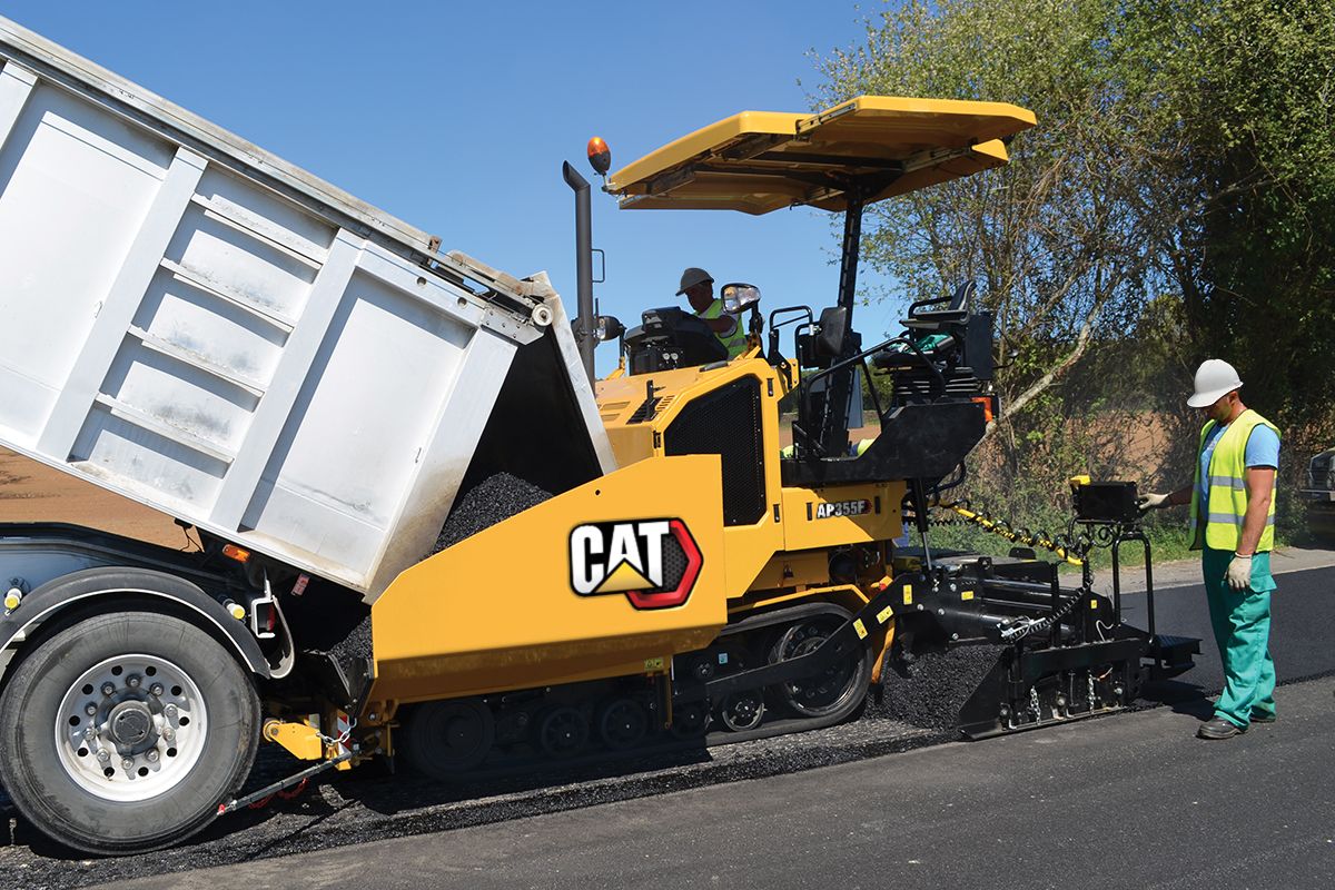 AP355F (Finisseur à chaînes) - CAT - FranceEnvironnement