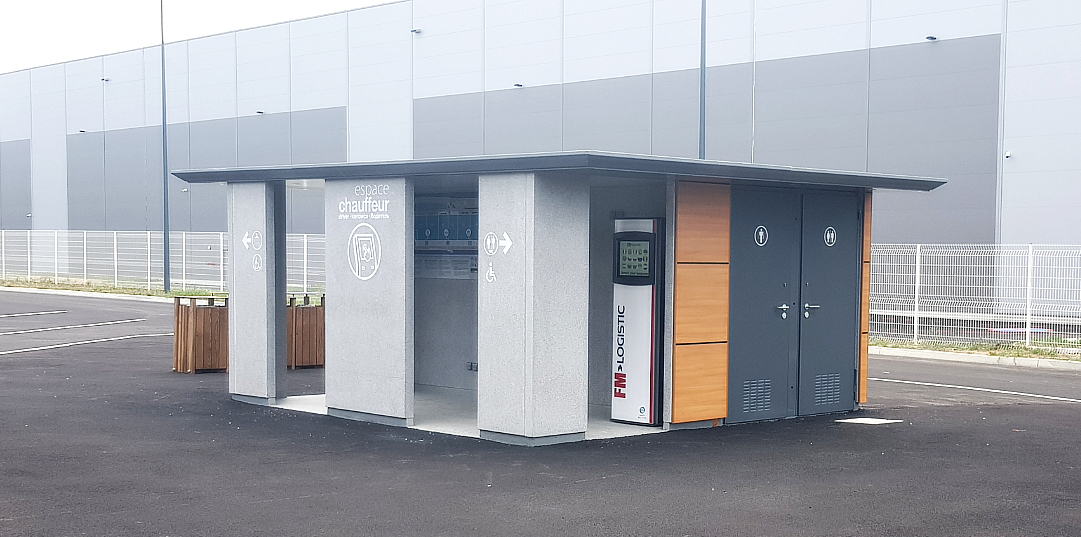 Construction et pose d'un sanitaire monobloc préfabriqué ...