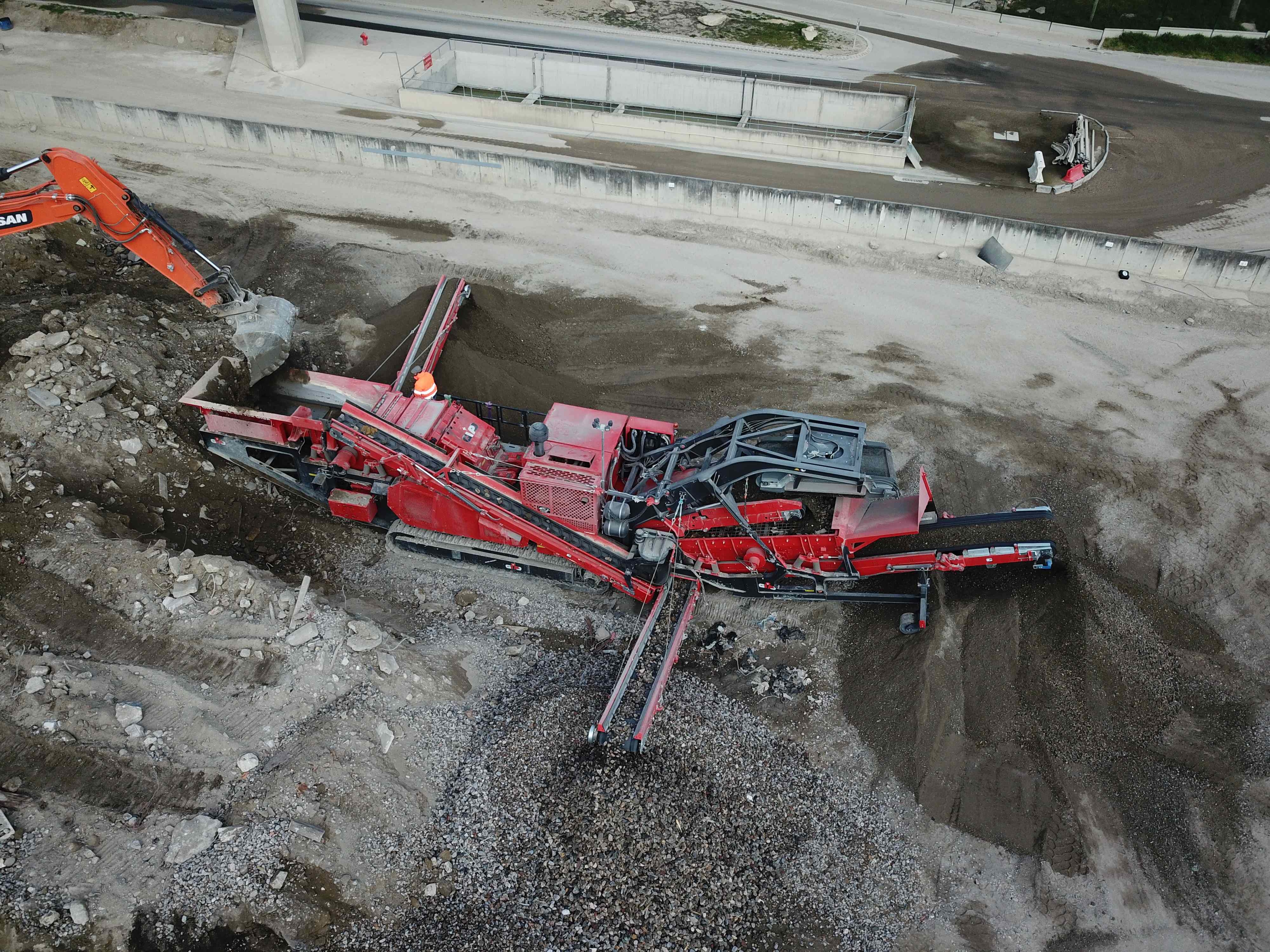 Recyclage et valorisation des déblais de chantier avec le GIPO R100 FDR ...