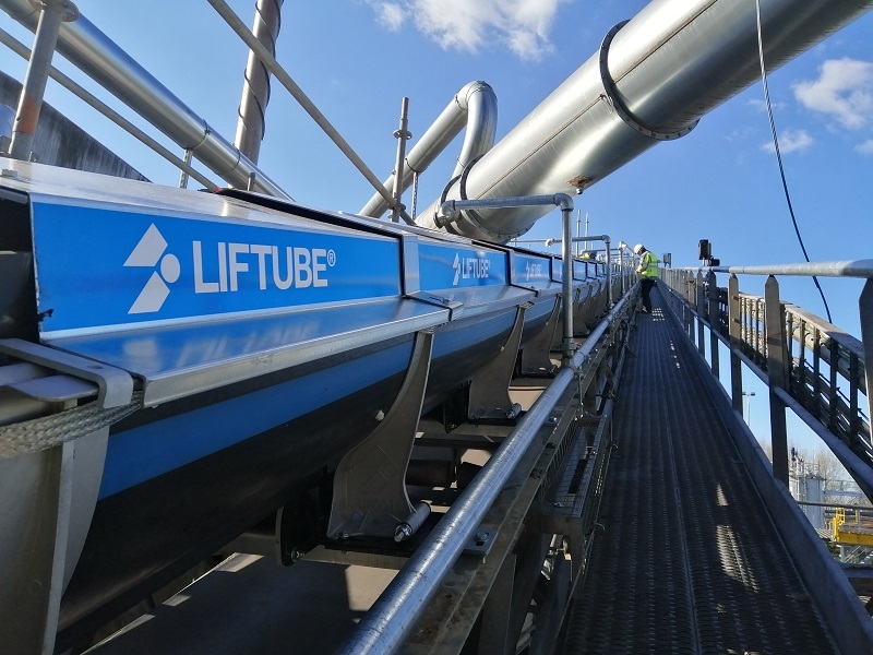 Protection d'une bande transporteuse utilisée dans le traitement et la ...